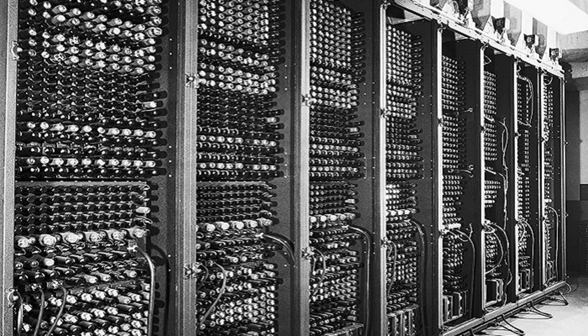 Onsite Server Rooms v Cloud Data Centres | Server Room Environments