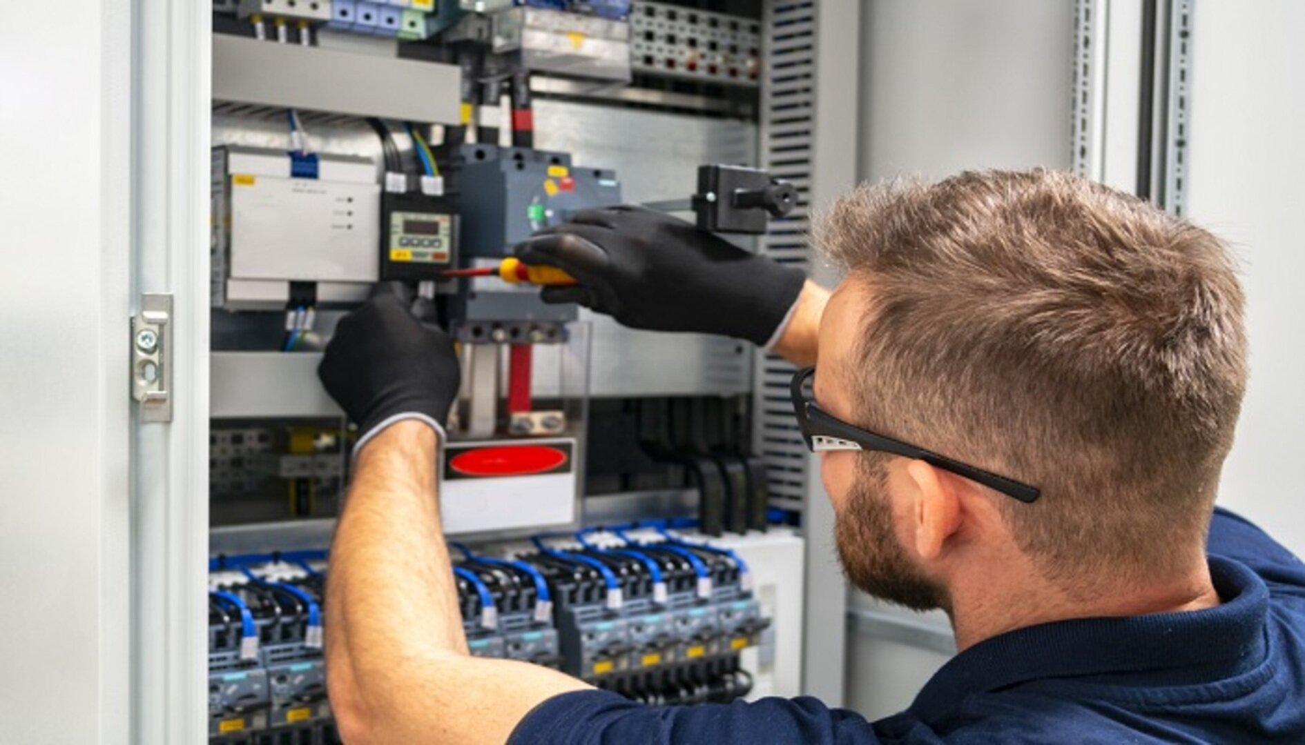 How A UPS Maintenance Bypass Switch Installation Reduces Downtime