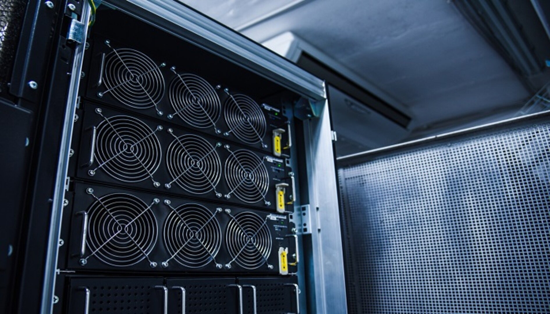 How to Cool Your Server Room and Reduce Your Energy Costs | Server Room ...