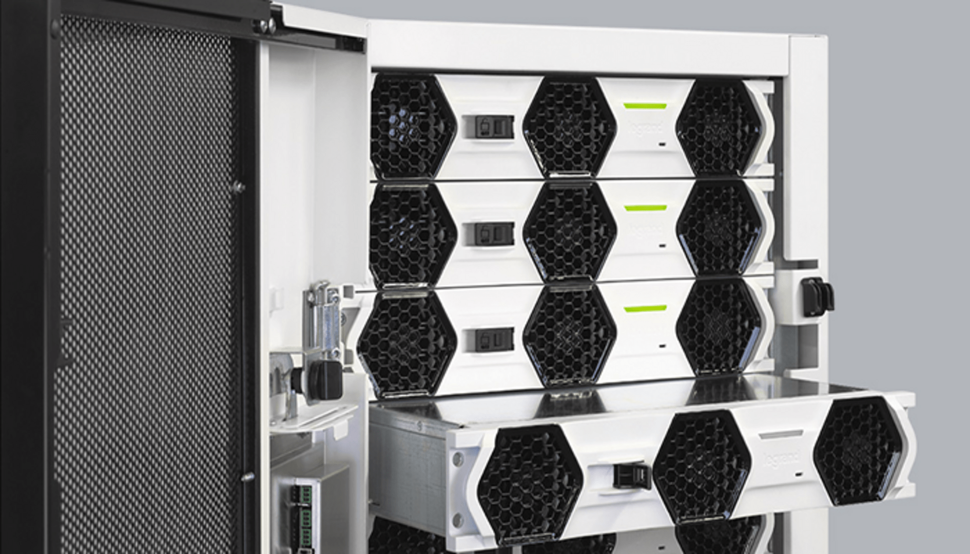 The Key Benefits Modular UPS for Growing Data Centres | Server Room ...